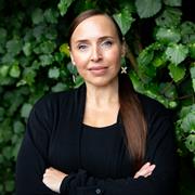 April Henderson | About | Te Herenga Waka — Victoria University of ...