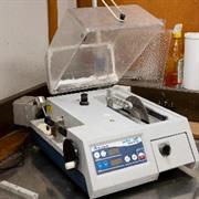 Buehler Isomet Precision Saw | Te Herenga Waka — Victoria University of ...
